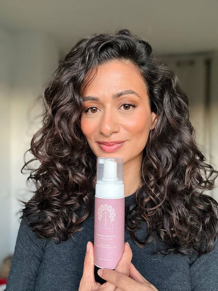 Produits capillaires et soins des cheveux ondulés bouclés | AIA CURLS